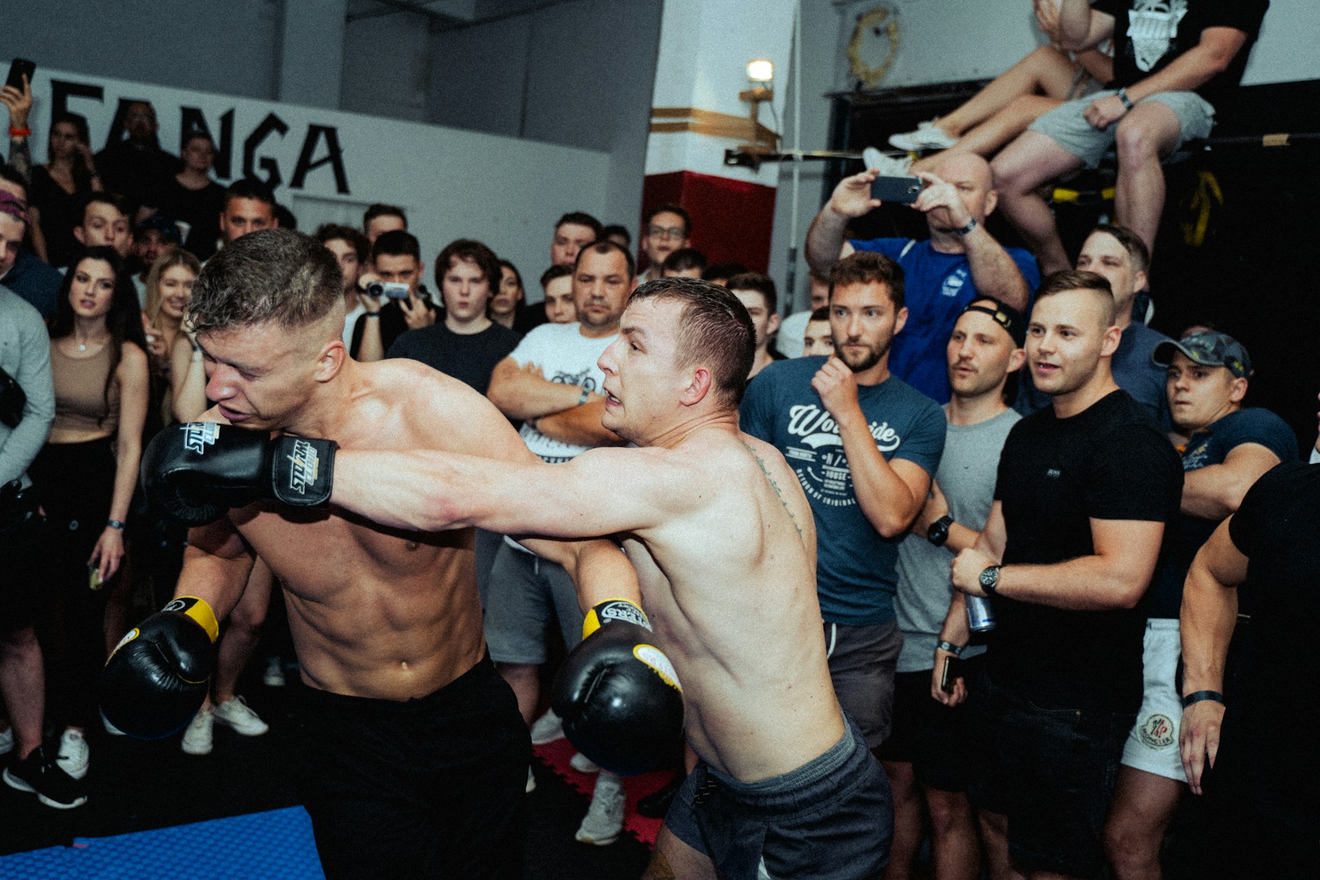 Basement Fight Circle: podziemne gale boksu, o których w Warszawie mówi ...